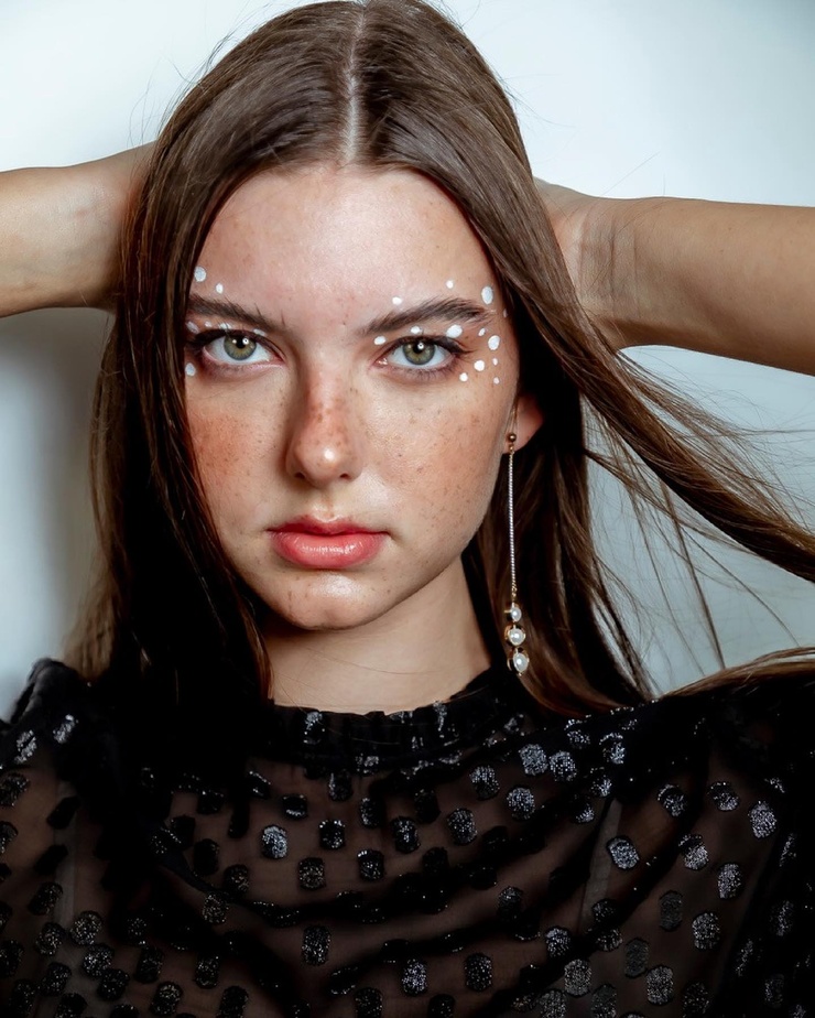 Image of Olivia Wells model