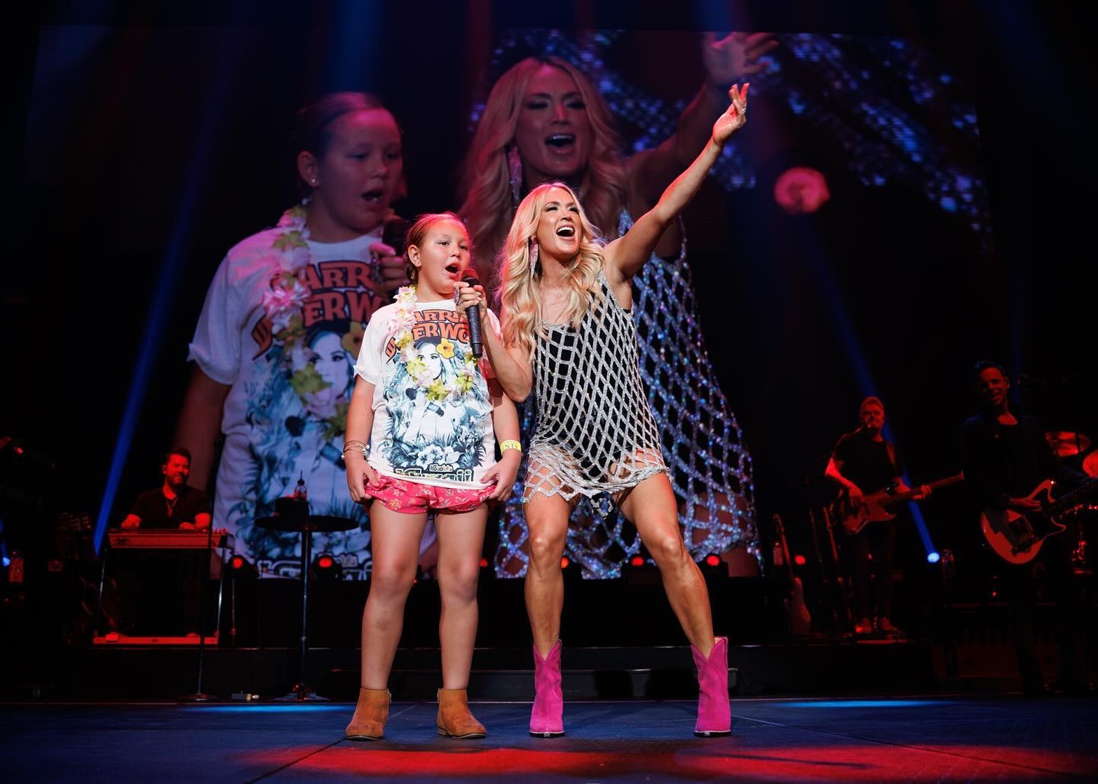 Carrie Underwood image