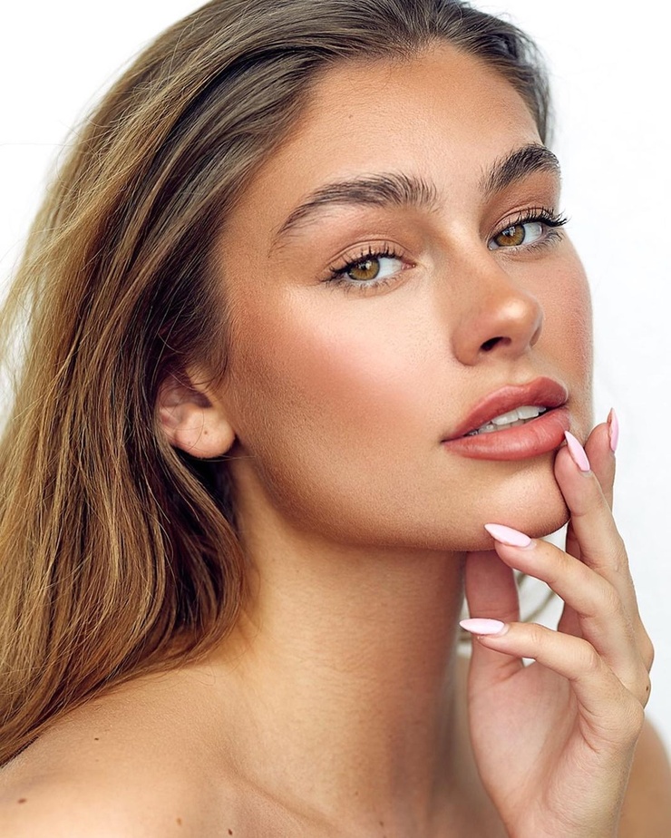 Picture of Aimee Logan model