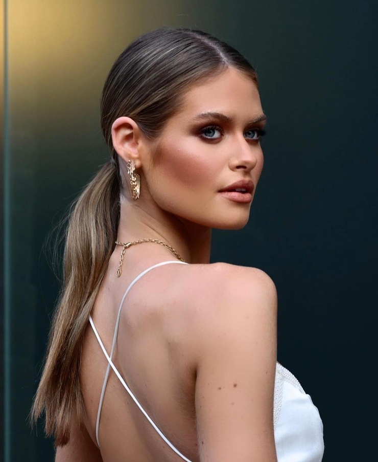 Picture of amelia ross