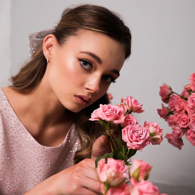 Picture of Veronica Oleynik