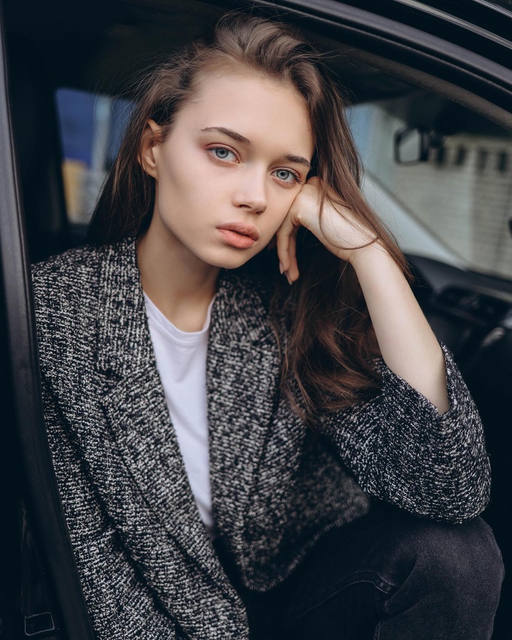 Picture of Veronica Oleynik