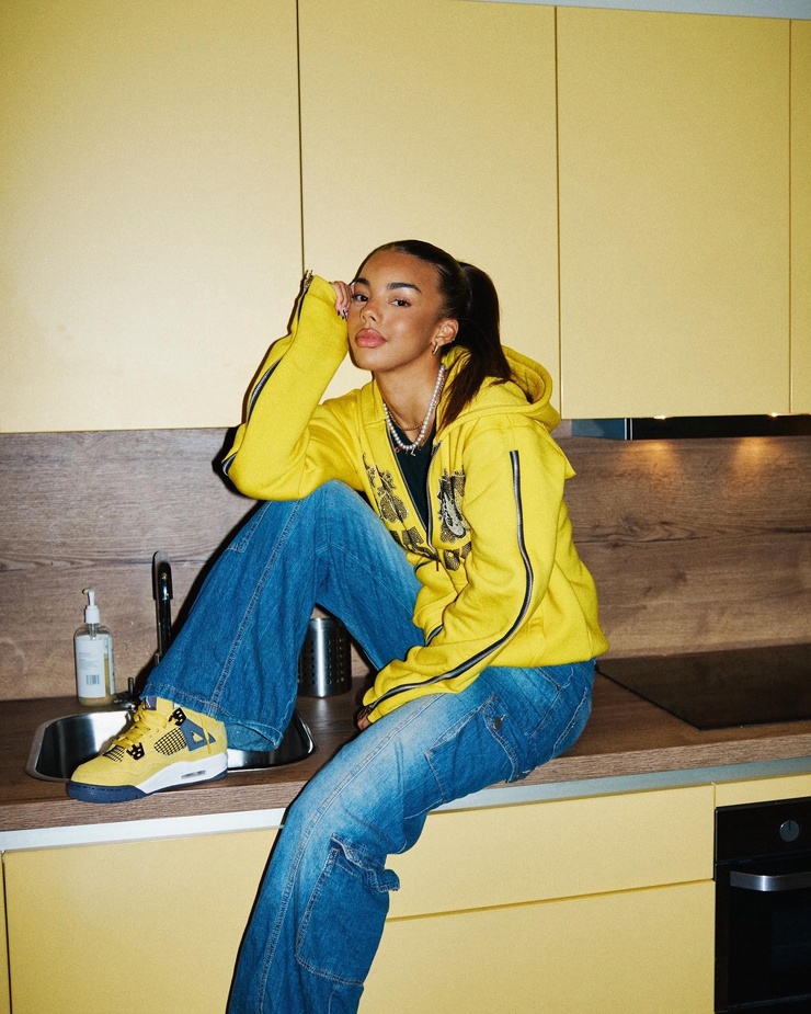 Picture of Issie Wood