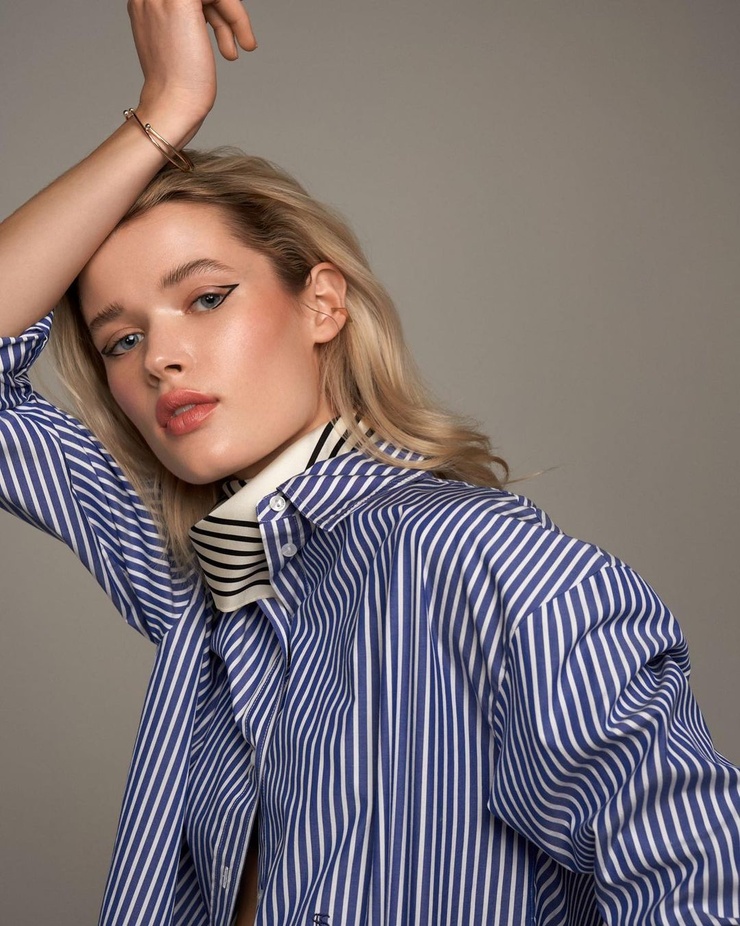 Picture of Veronica Sanchez model