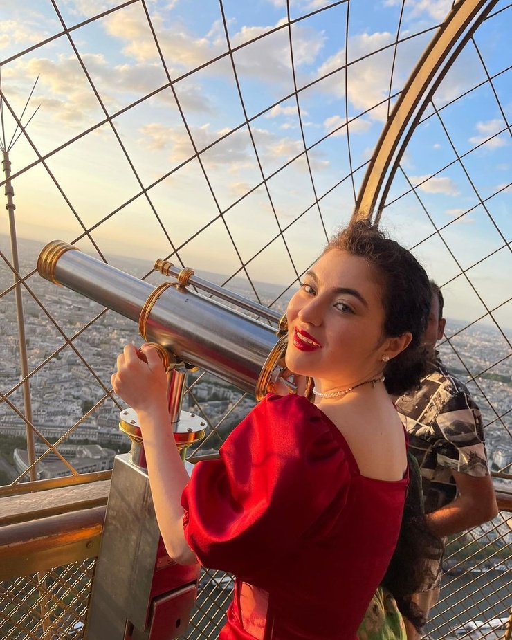 Lilla Crawford image