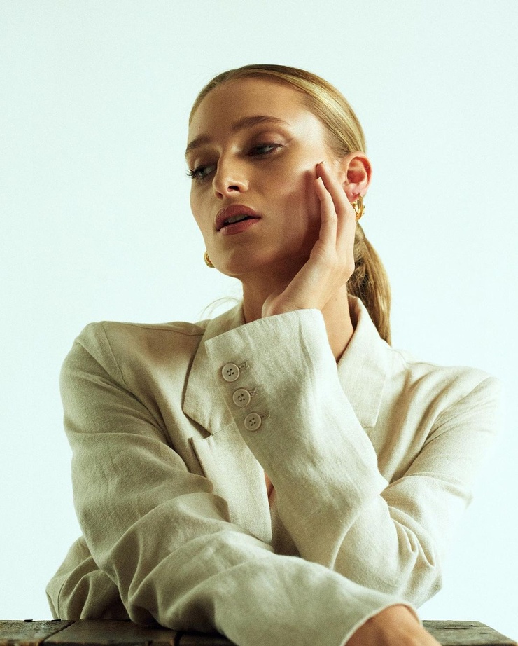 Olivia Williams model picture