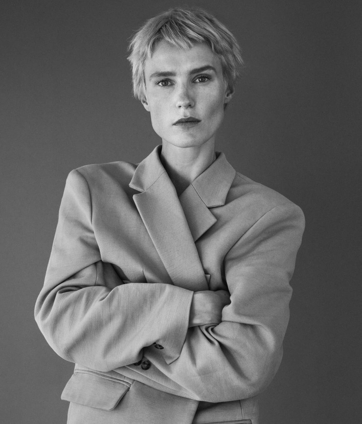 Image of Amanda Collin