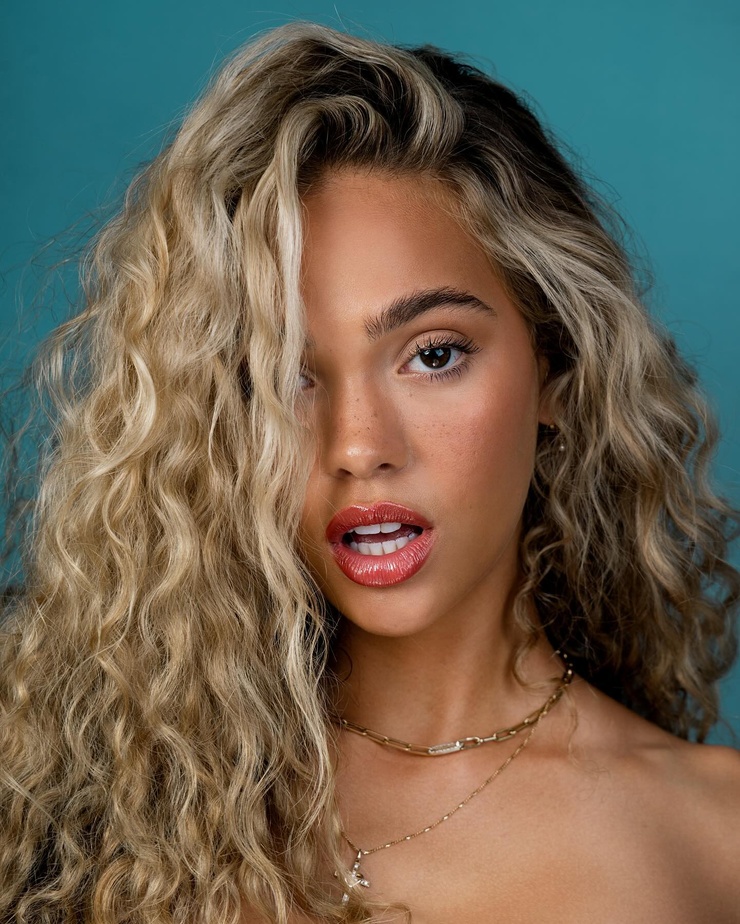 Picture of Avari Lanai