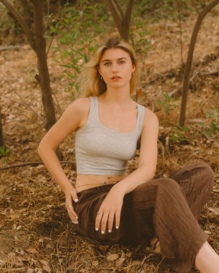 Brooke Elizabeth Butler pictures and photos