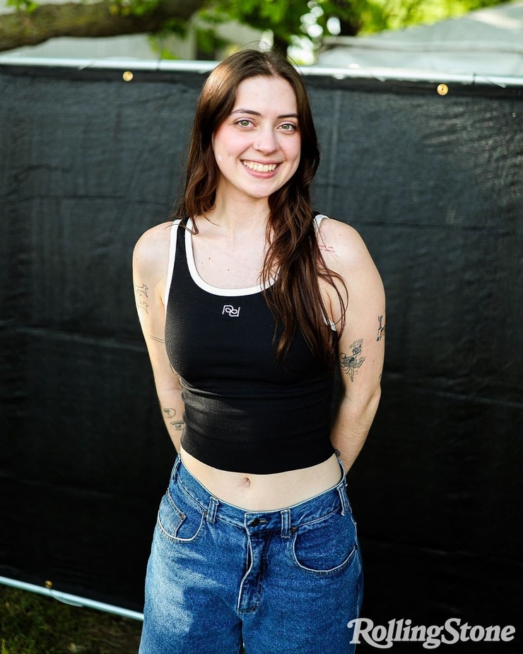 Lizzy McAlpine picture