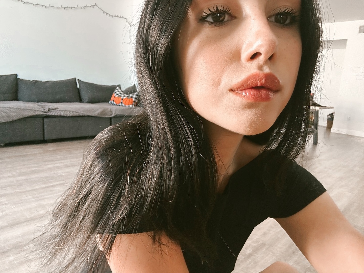 Alexa Mansour image