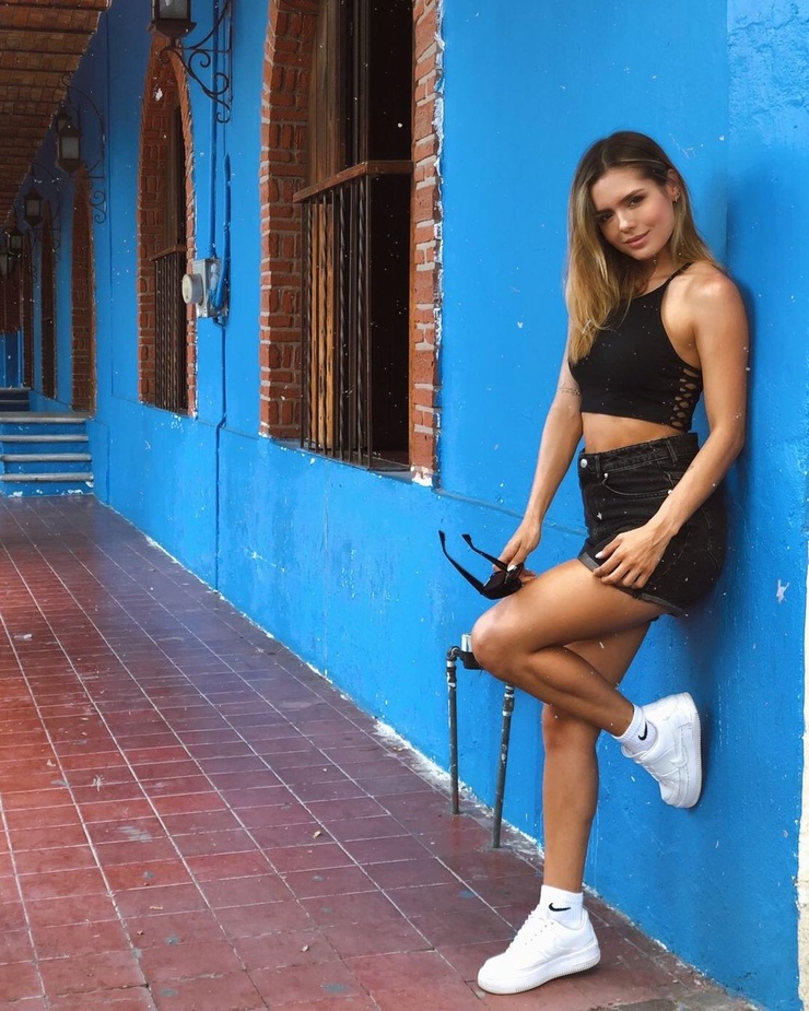 CAROLINA MESA picture