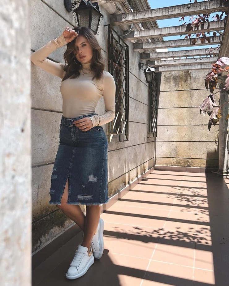 Picture of CAROLINA MESA