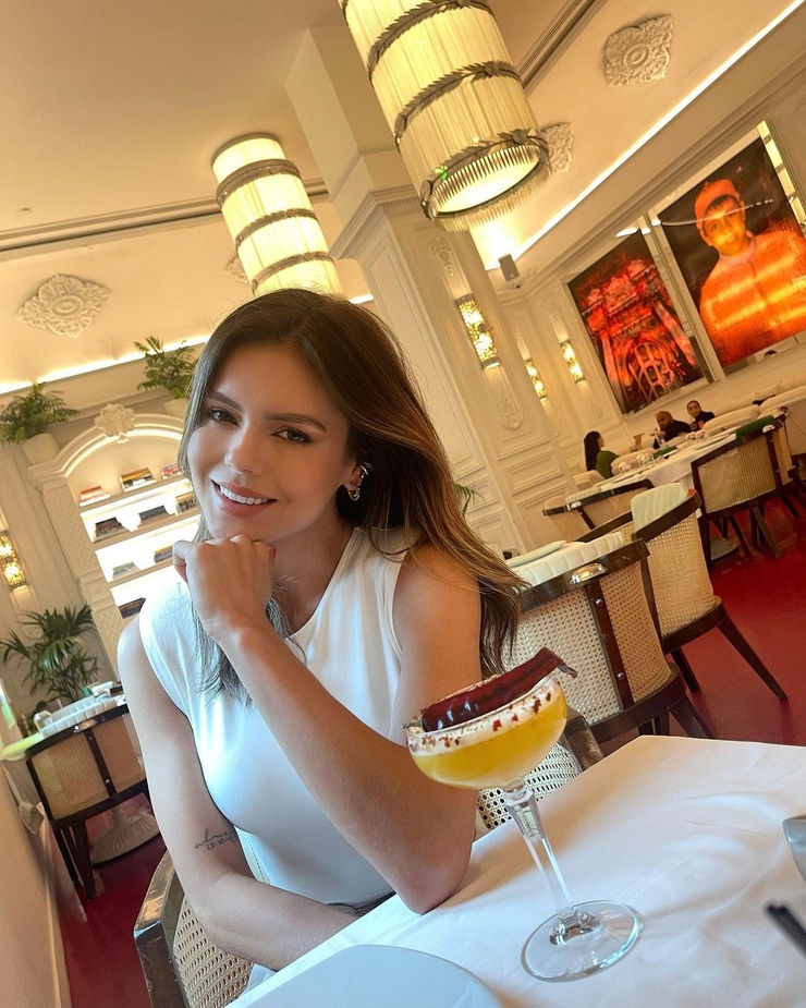 Picture of CAROLINA MESA