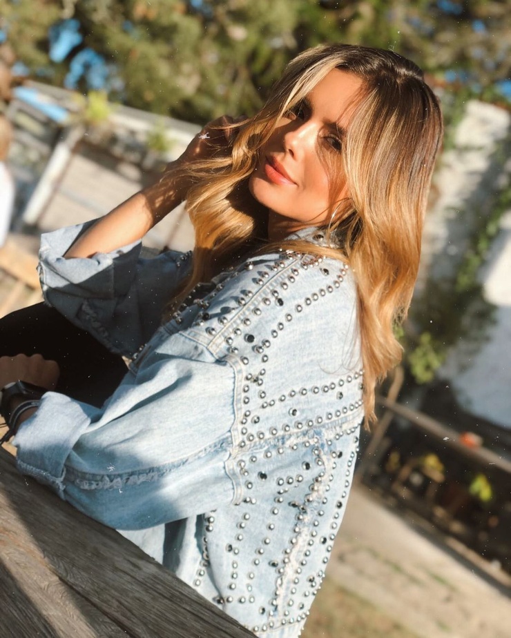 Picture of CAROLINA MESA