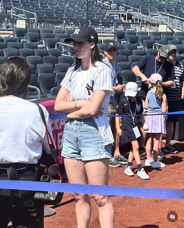 Picture of Caitlin Clark (ii)