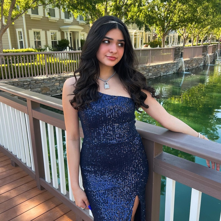 Picture of Alexandra Bull