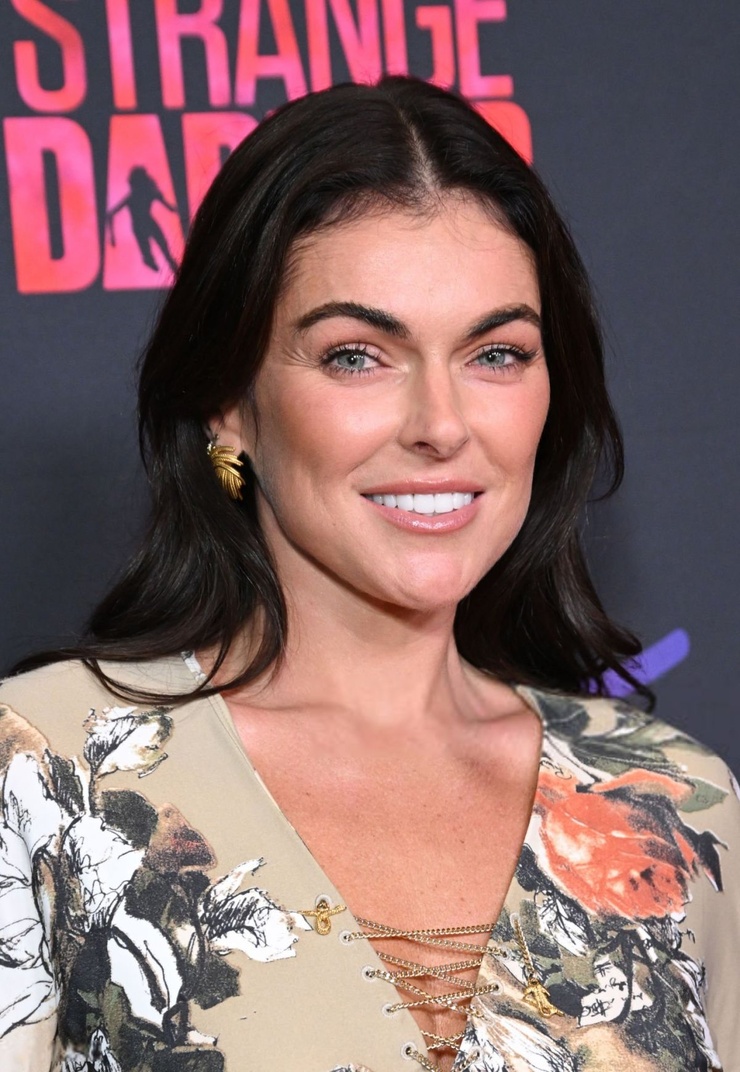 Serinda Swan picture