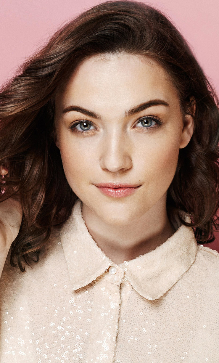 Violett Beane