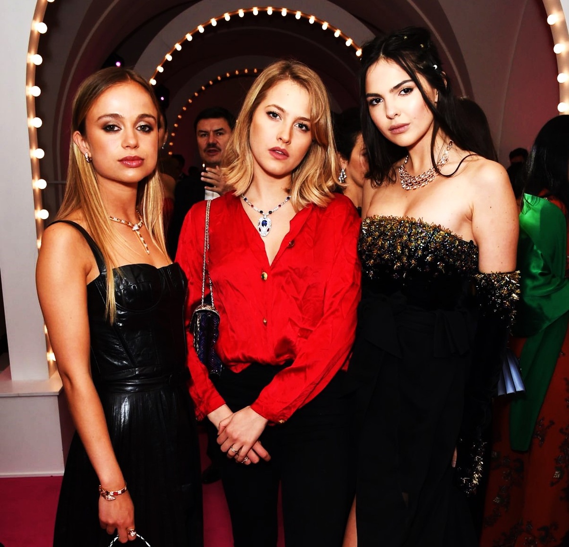 Amelia Windsor, Tess Ward, Doina Ciobanu