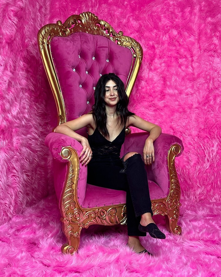 Picture of Alexa Mansour