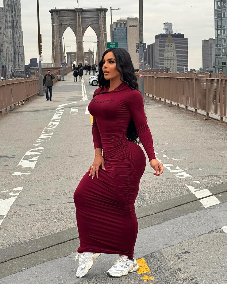 Yarishna Ayala picture