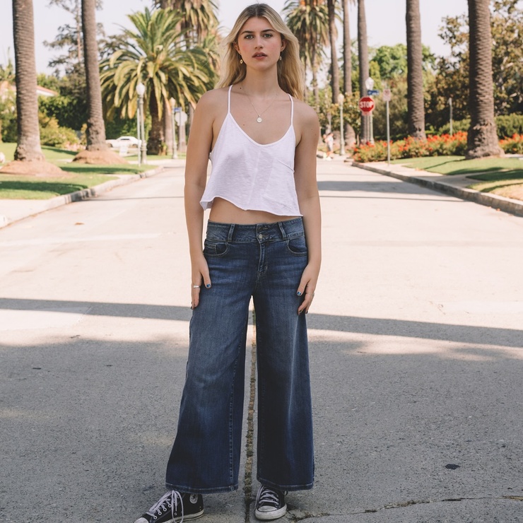 Brooke Elizabeth Butler pictures and photos