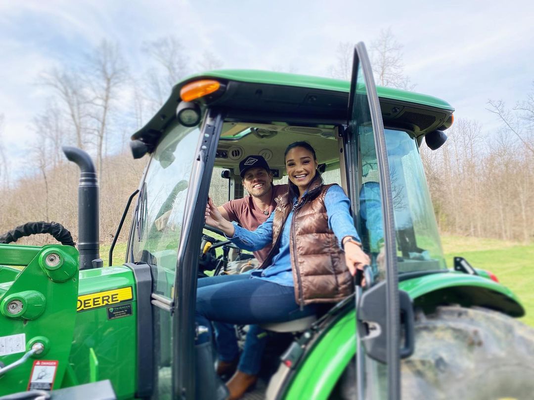 via Instagram (@rachelsmithtv)