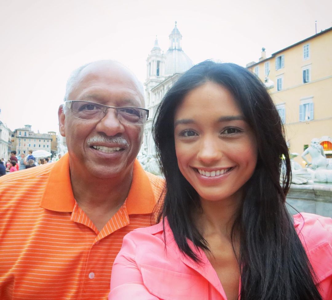 via Instagram (@rachelsmithtv)