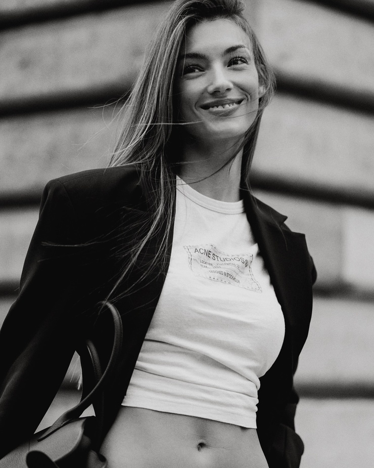 Picture of Lorena RAE