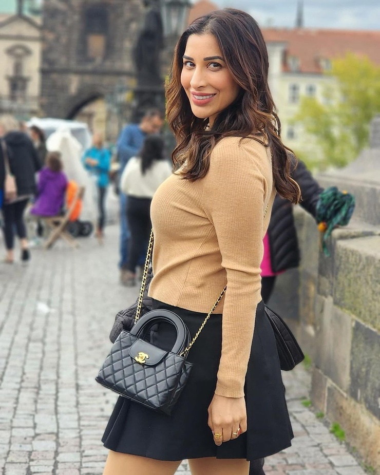 Sophie Choudry image