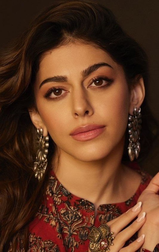 Aalia Furniturewalla picture