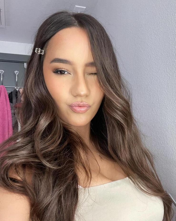 Picture of Zere Amirbekova