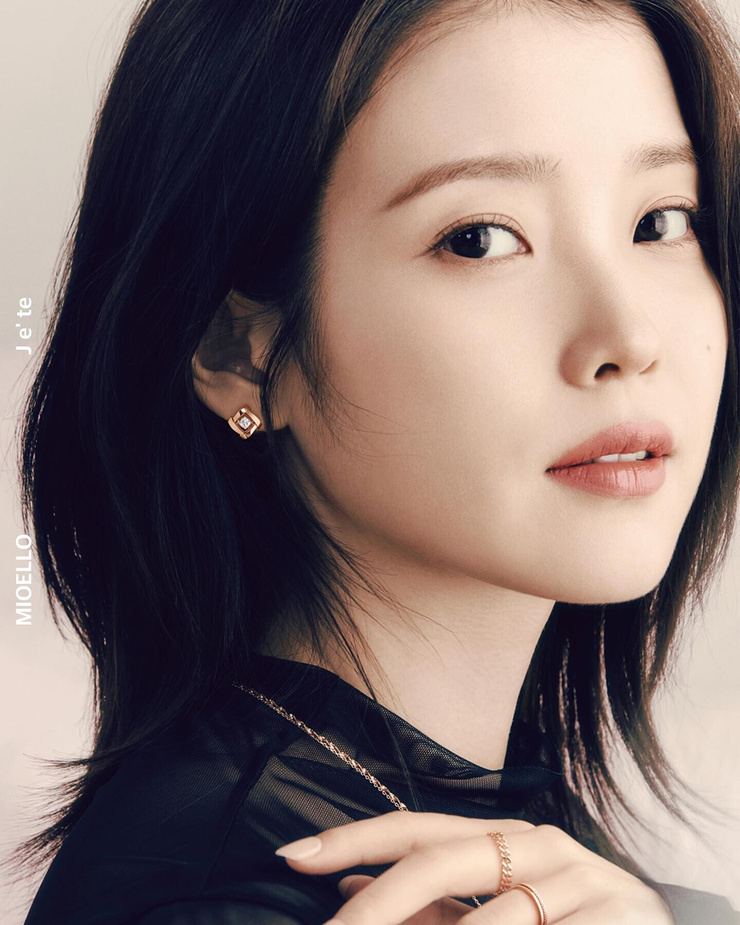Image of IU