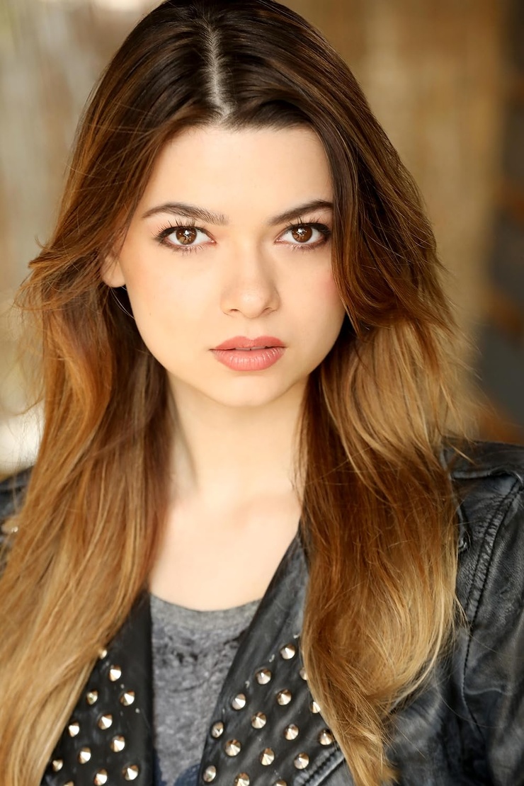 Picture of Nikki Hahn