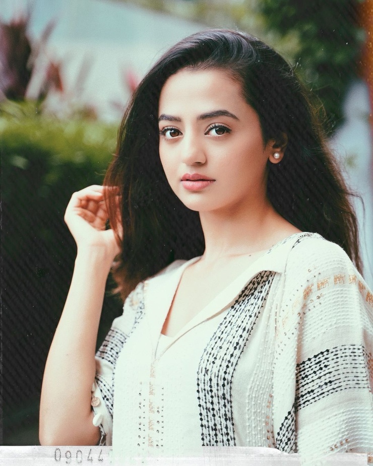 Picture of Helly Shah