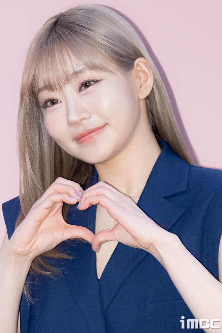 Picture of Julie Han