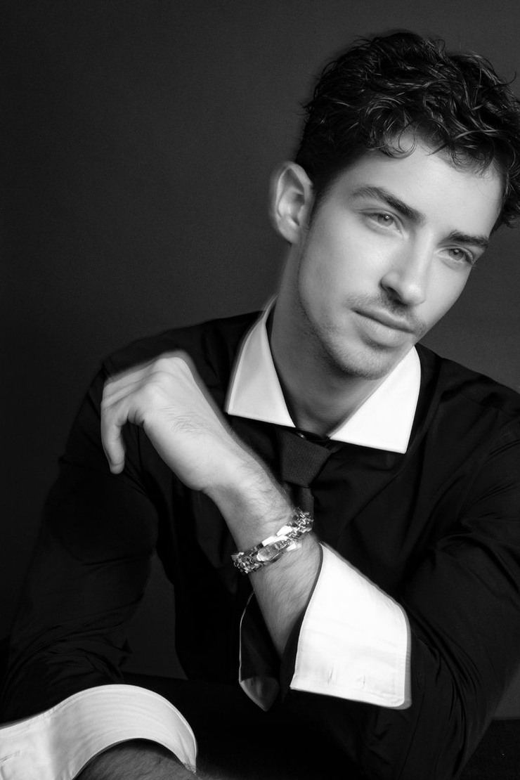 Picture of Manu Rios