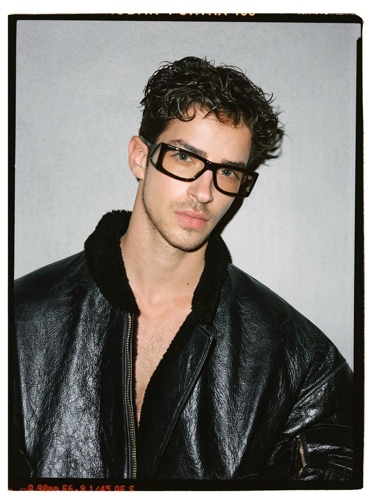 Picture of Manu Rios