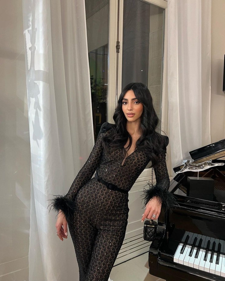 Picture of Lina (model)