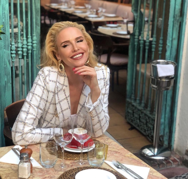 Jenia Tanaeva pictures and photos