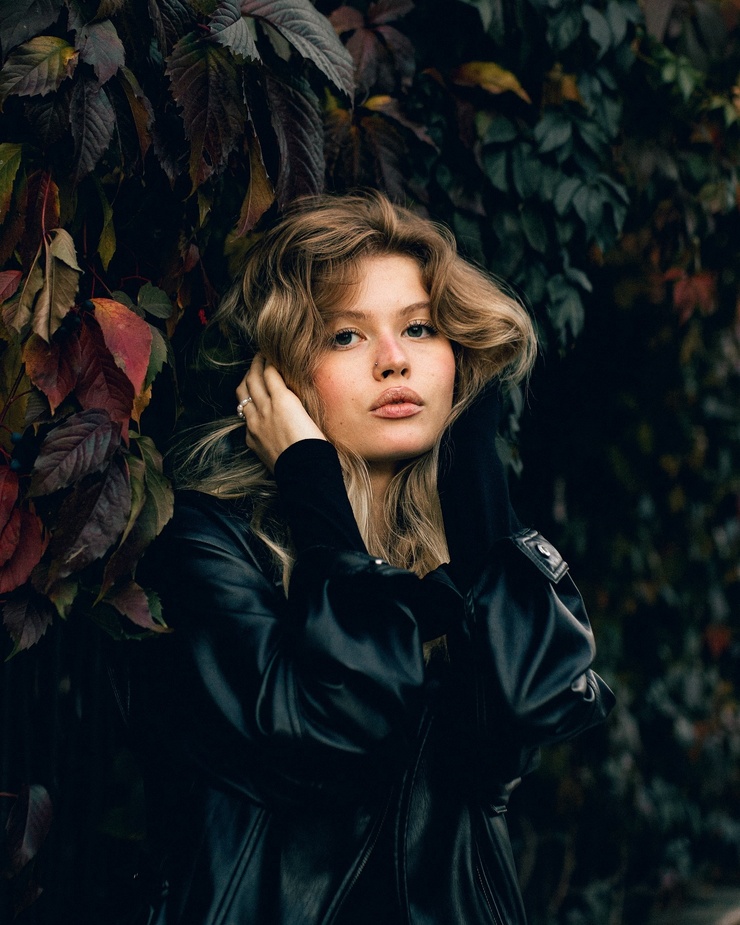 Picture of Luna (model)