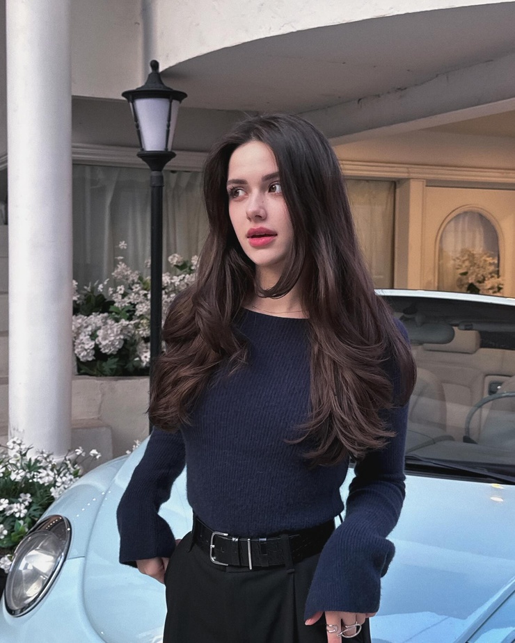 Picture of Lisa Rosh