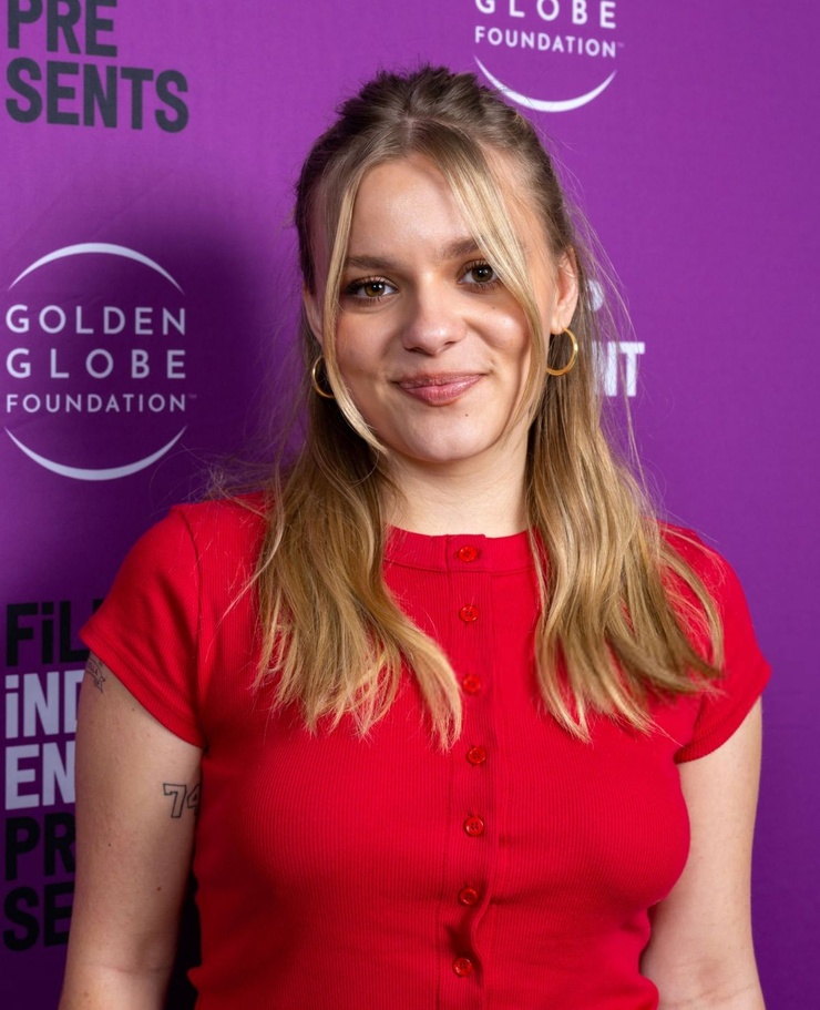 Maisy Stella picture