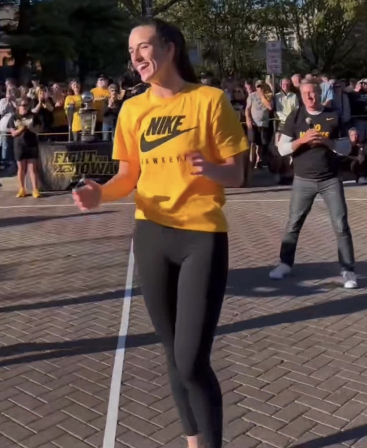 Caitlin Clark (ii) picture