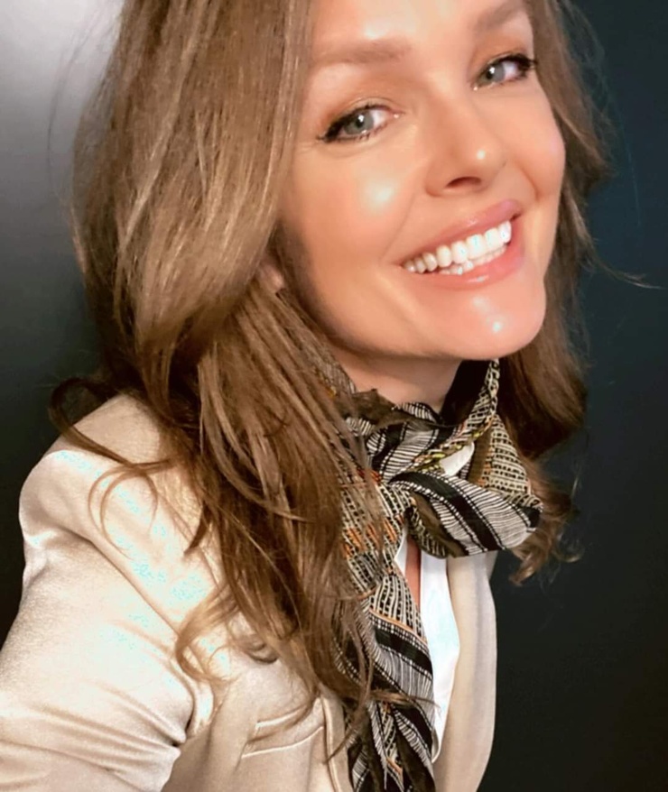 Picture of Dina Meyer