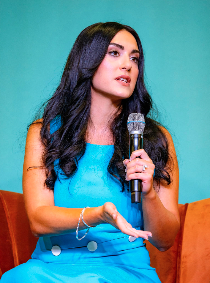 Picture of Zhaleh Vossough