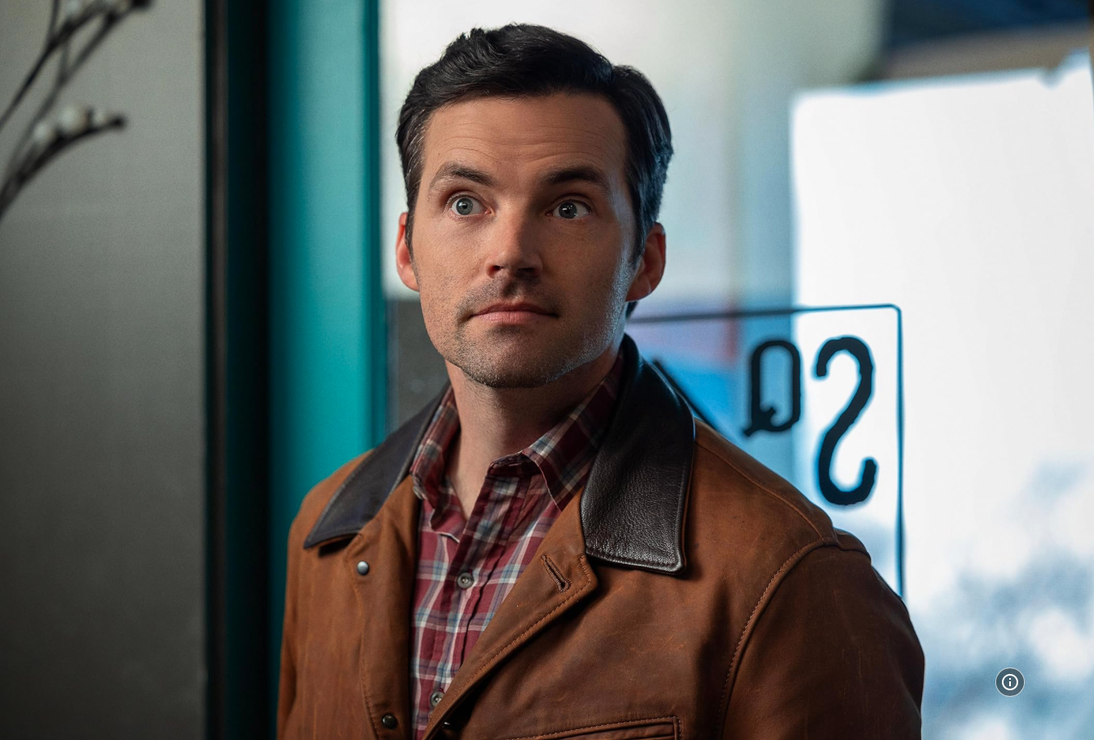 Picture of Ian Harding