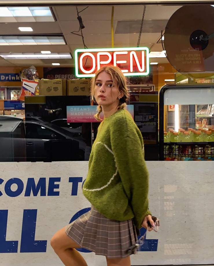 via Instagram (@oliviarouyre)