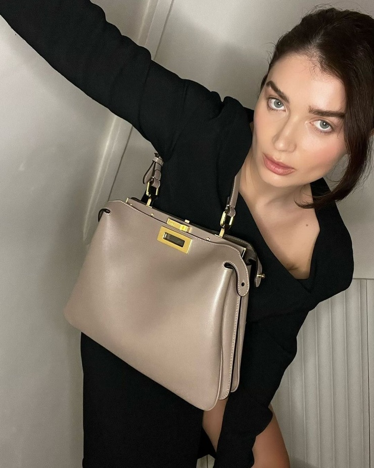 via Instagram (@evehewson)